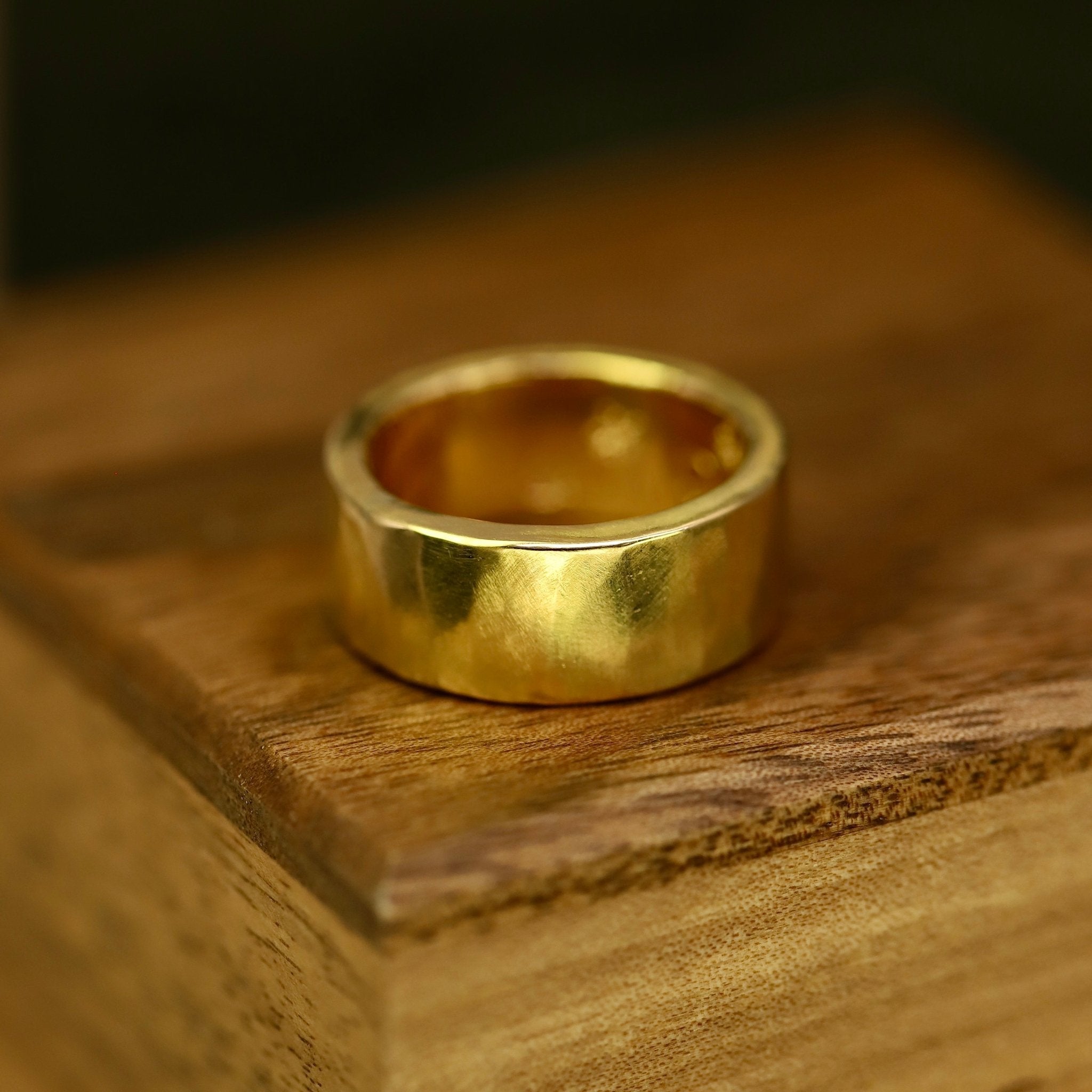 Bini Wedding Ring, 8mm with Sapphires | CLIO SASKIA – Clio Saskia