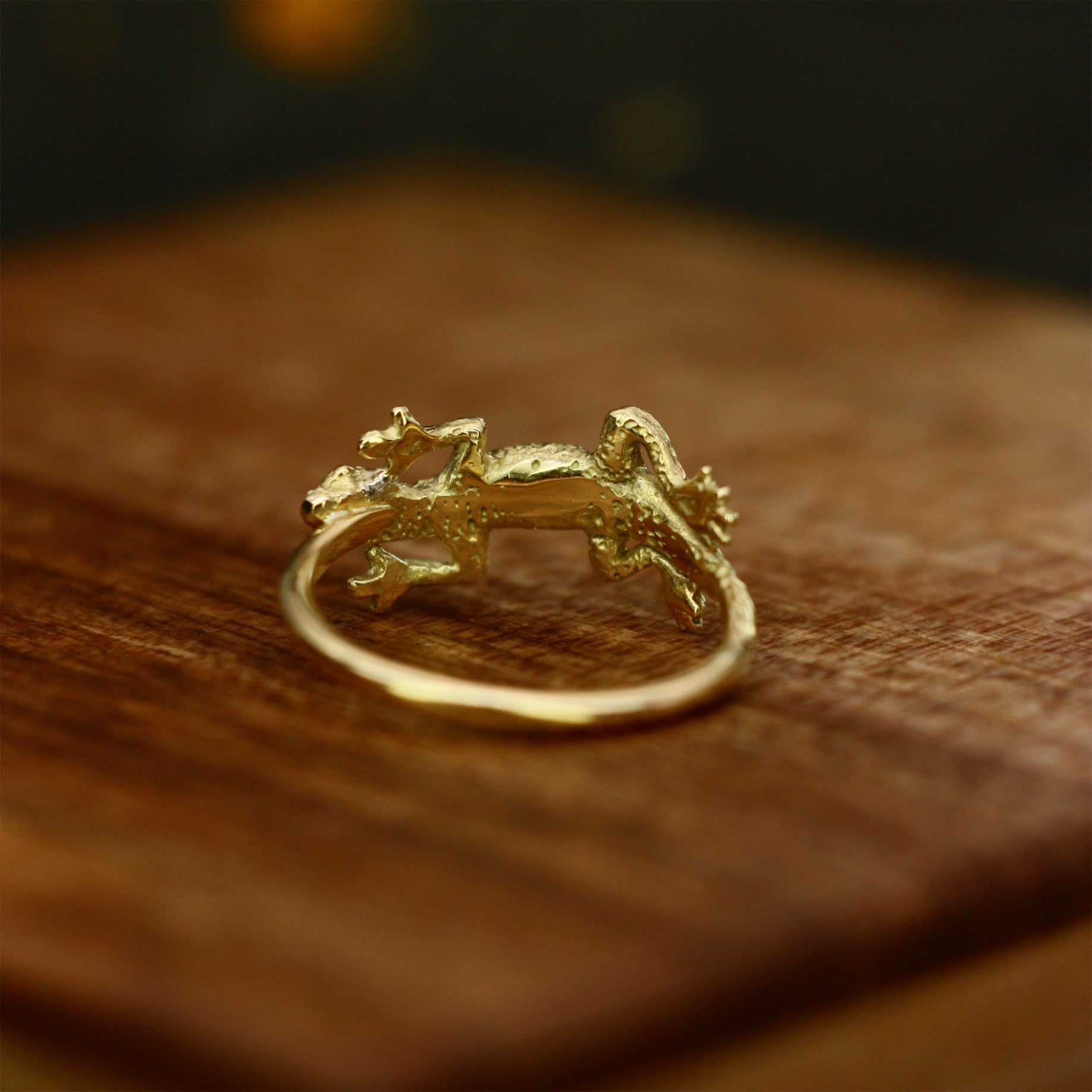 Gecko Ring - Handcarved 18ct Gold with Speckled Texture and Tail Band ...