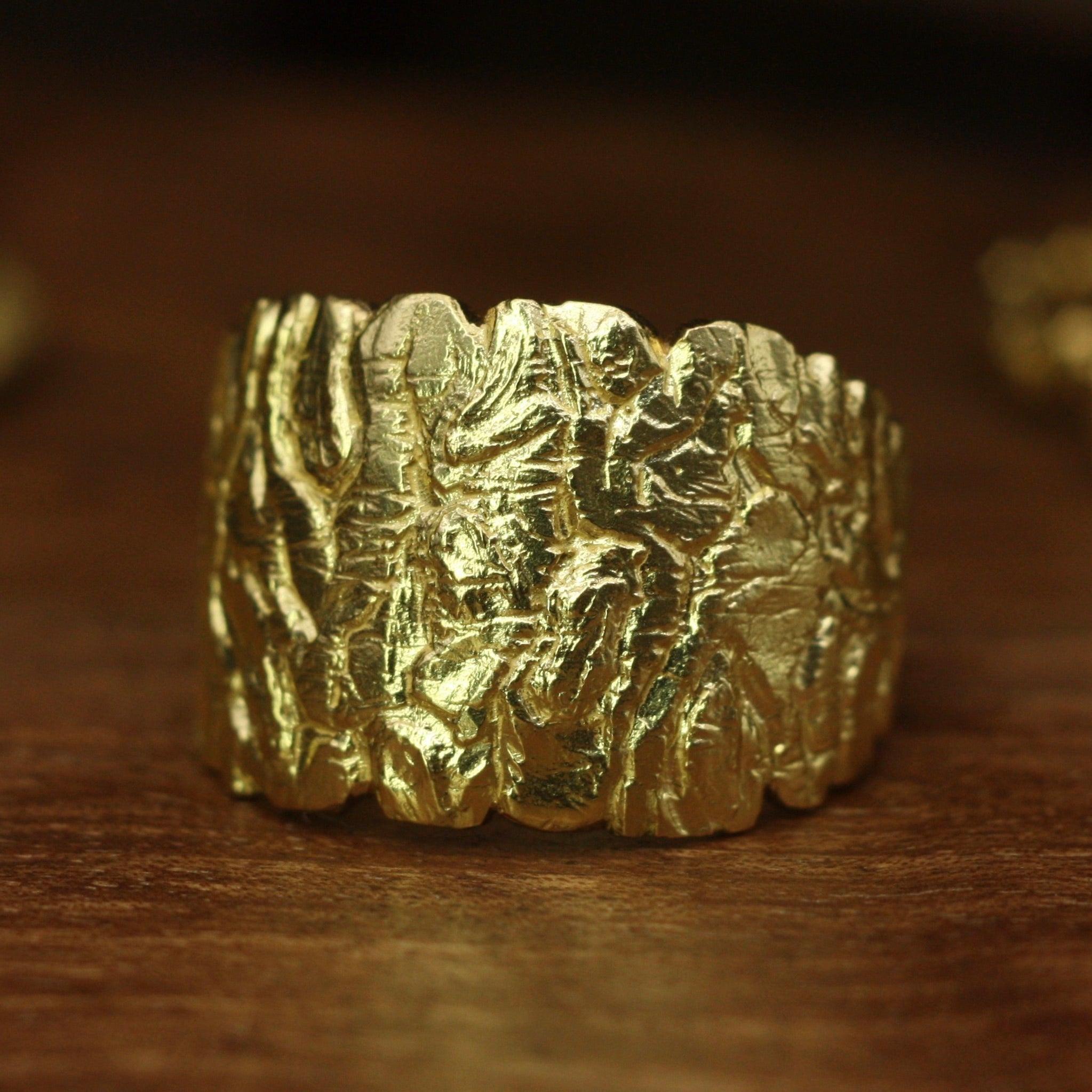 Oak Bark Ring 18ct | Ethical Fine Jewellery | CLIO SASKIA – Clio Saskia