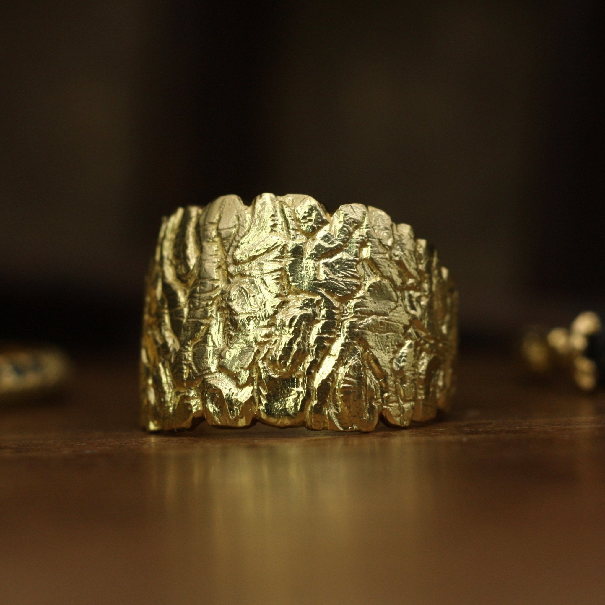 Oak Bark Ring 18ct | Ethical Fine Jewellery | CLIO SASKIA – Clio Saskia